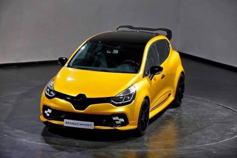 Renault Clio RS 2016_ - Automóveis Online - A Sua Revista de Automóveis